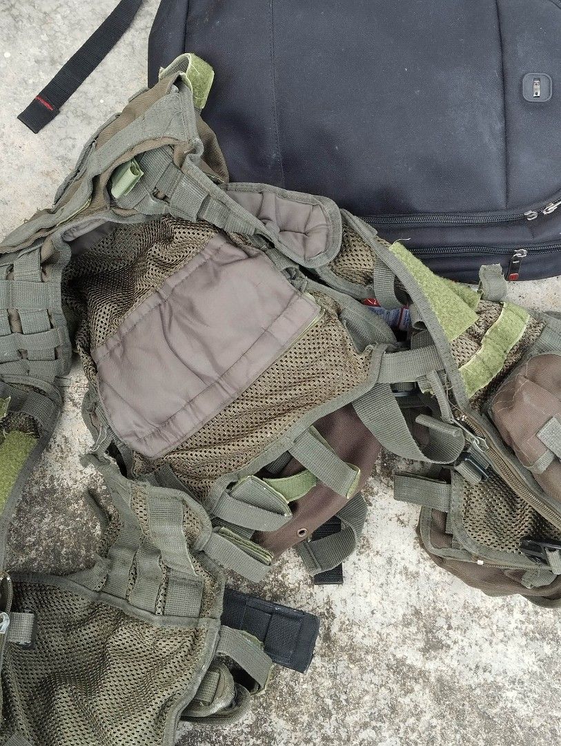Saf lbv battle vest, Sports Equipment, Hiking & Camping on Carousell