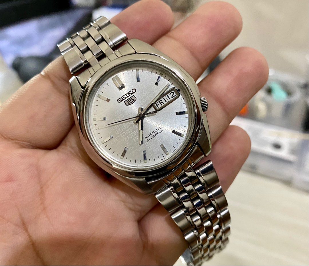 Seiko 5 SNK355, Men's Fashion, Watches & Accessories, Watches on Carousell