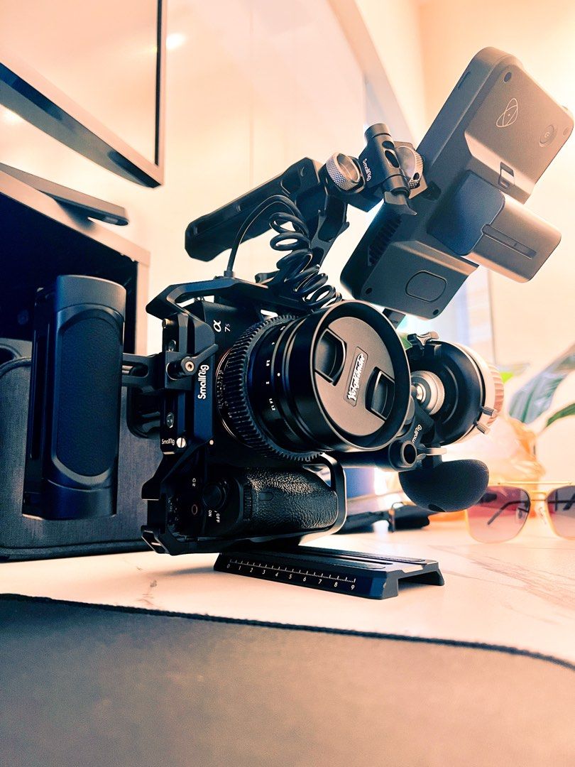 Sony A7S iii body with smallrig rig, Photography, Cameras on Carousell