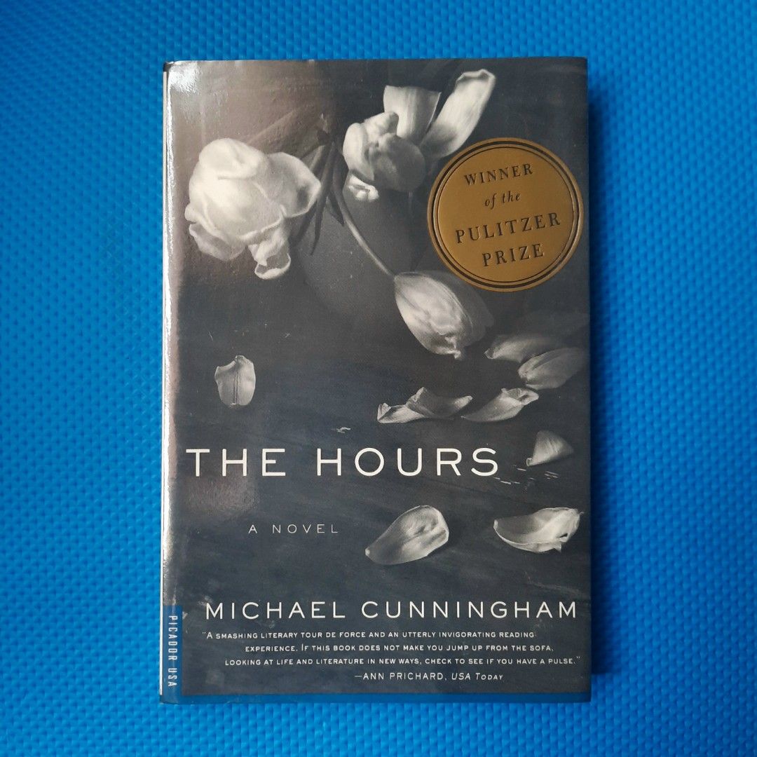 The Hours - Michael Cunningham (3.95/5) - Pulitzer Prize Winner ...