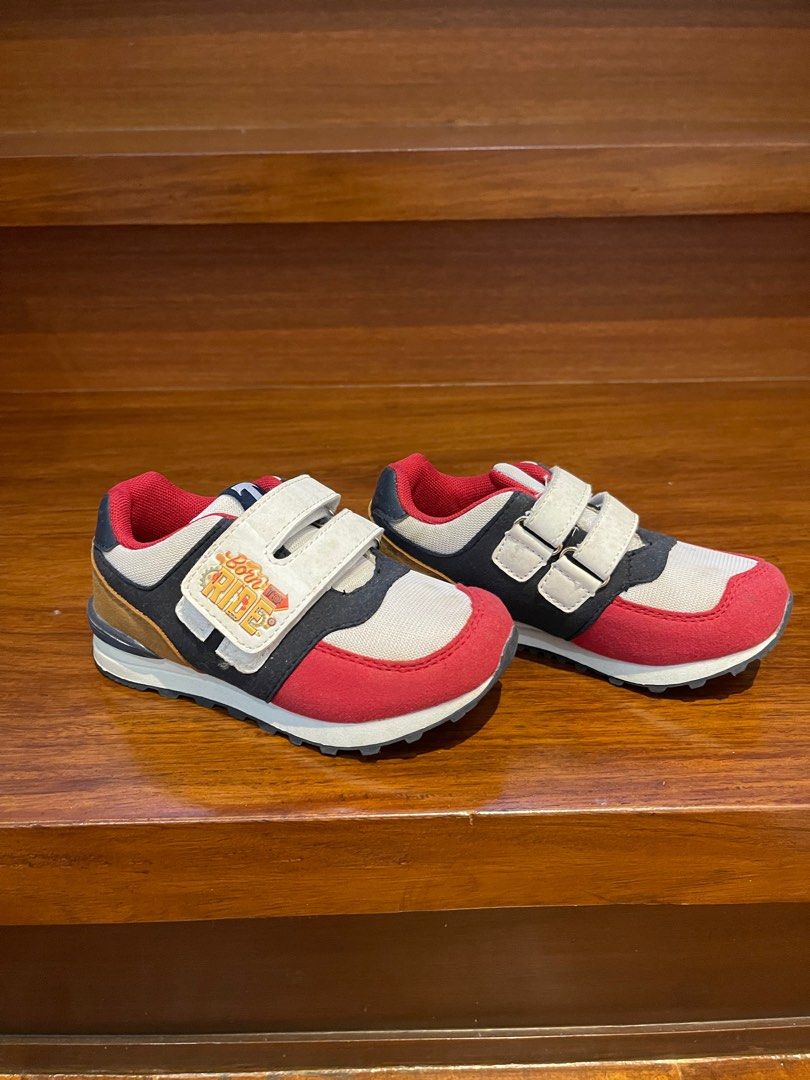 Thomas & Friends Shoes, Babies & Kids, Babies & Kids Fashion on Carousell