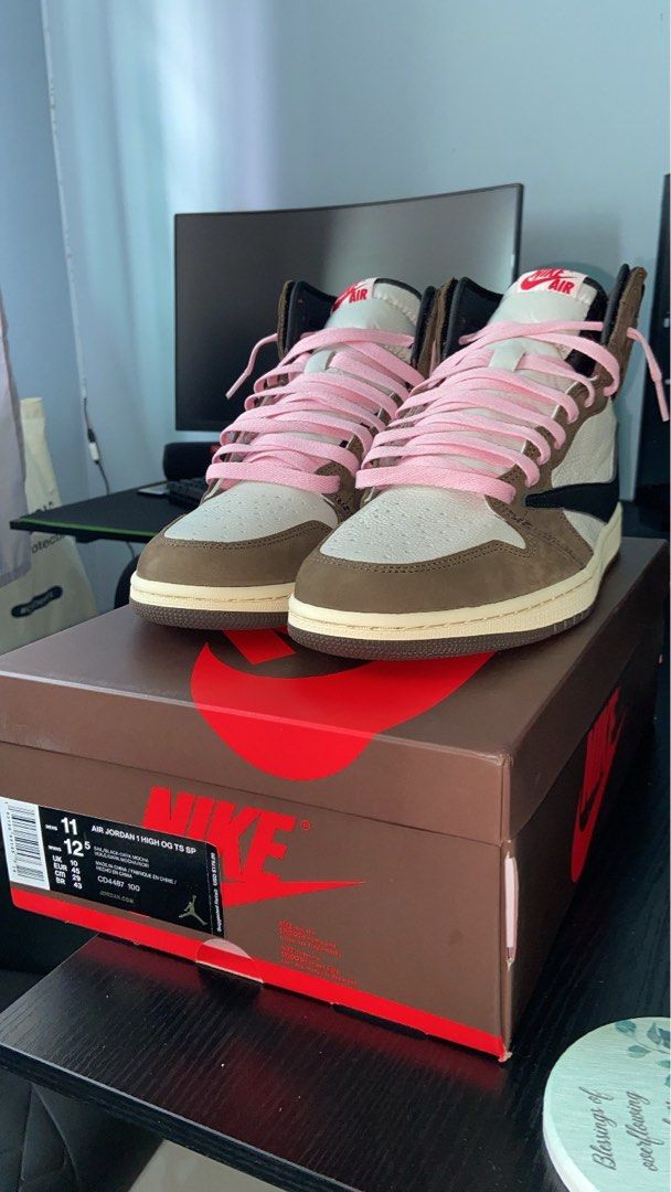 Travis Scott Jordan 1s Mocha High, Men's Fashion, Footwear, Sneakers on ...