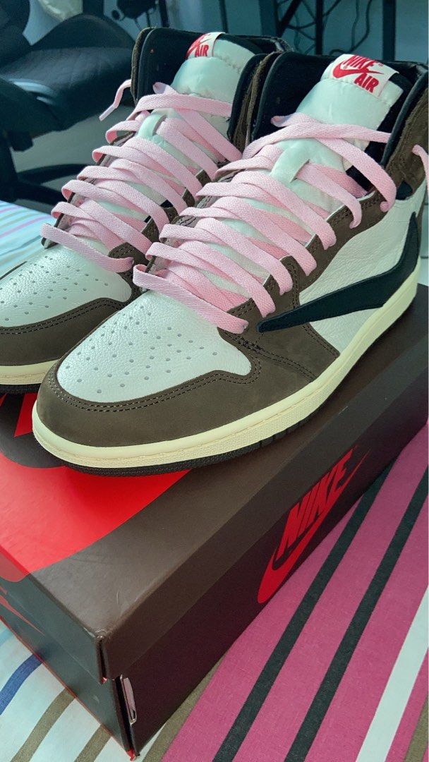 Travis Scott Jordan 1s Mocha High, Men's Fashion, Footwear, Sneakers on ...