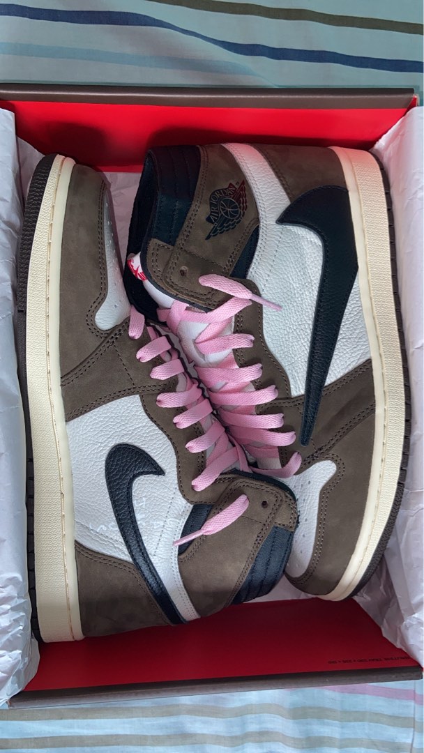 Travis Scott Jordan 1s Mocha High, Men's Fashion, Footwear, Sneakers on ...