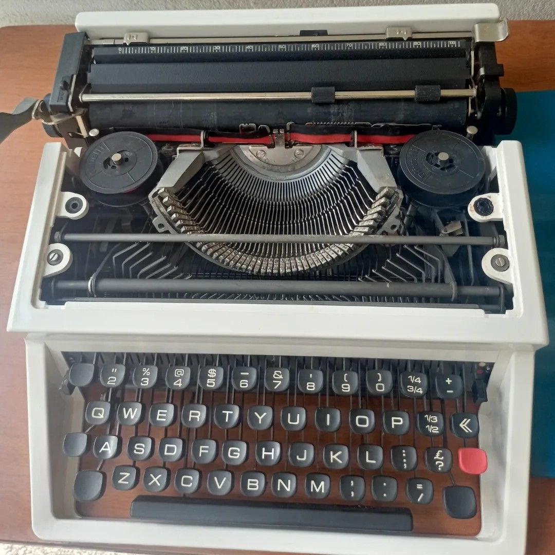 Underwood 1970s typewriter, Furniture & Home Living, Office Furniture ...