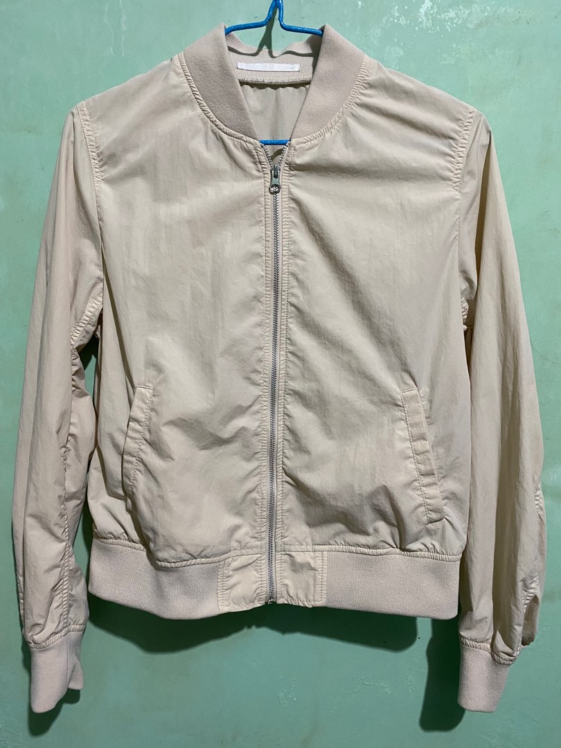 Uniqlo Cream Bomber Jacket, Women's Fashion, Coats, Jackets and ...