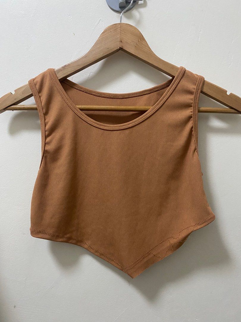 V Shaped Crop Top, Women's Fashion, Tops, Sleeveless on Carousell