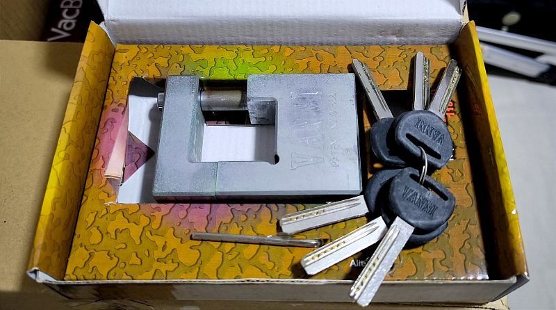 vanni gate lock for (older hdb gates), Furniture & Home Living ...