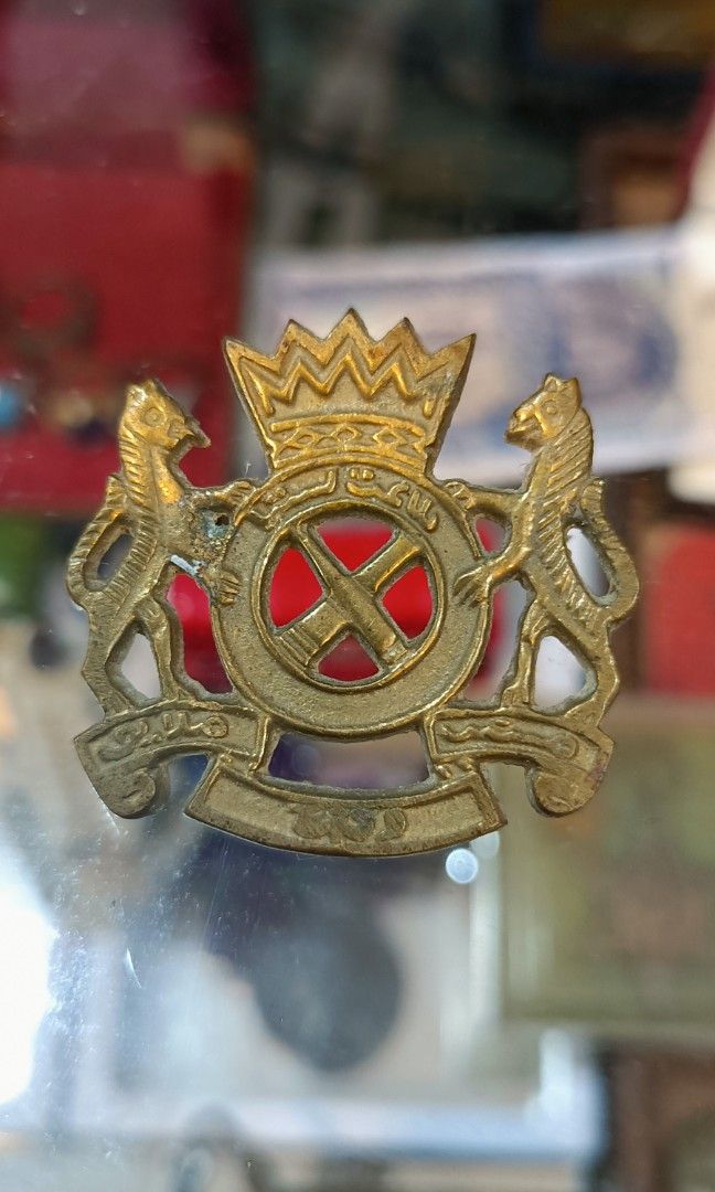 Vintage badge askar melayu diraja taat setia, Hobbies & Toys ...