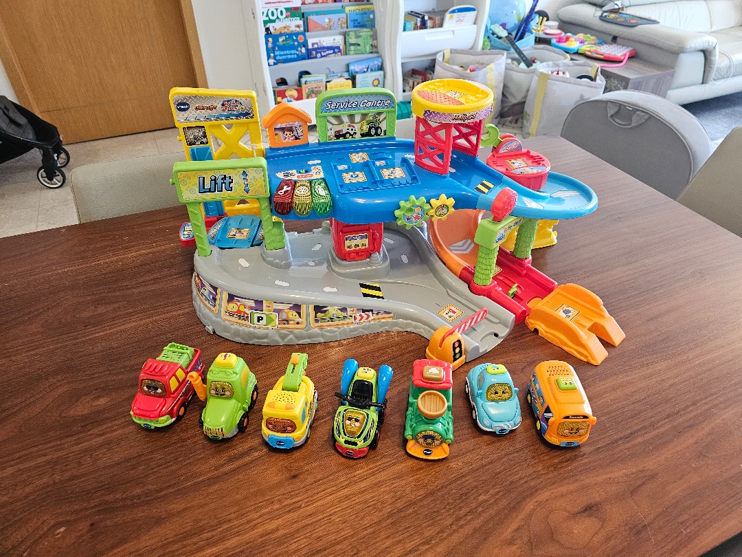 VTech Baby Toot-Toot Drivers Garage with 7 Vehicles, Hobbies & Toys ...