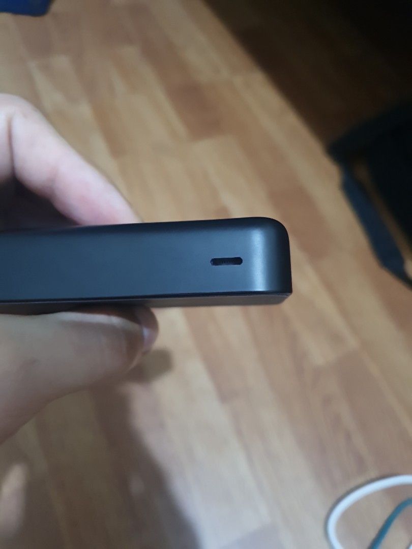 XUNOD WIRELESS MAGNETIC POWERBANK CHARGER, Mobile Phones & Gadgets ...