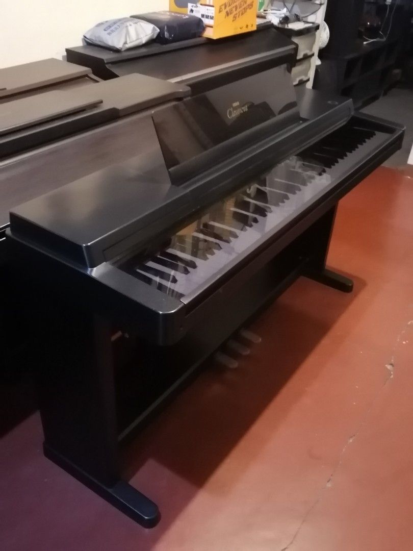 Yamaha Clavinova CLP560 Digital Piano, Hobbies & Toys, Music & Media ...