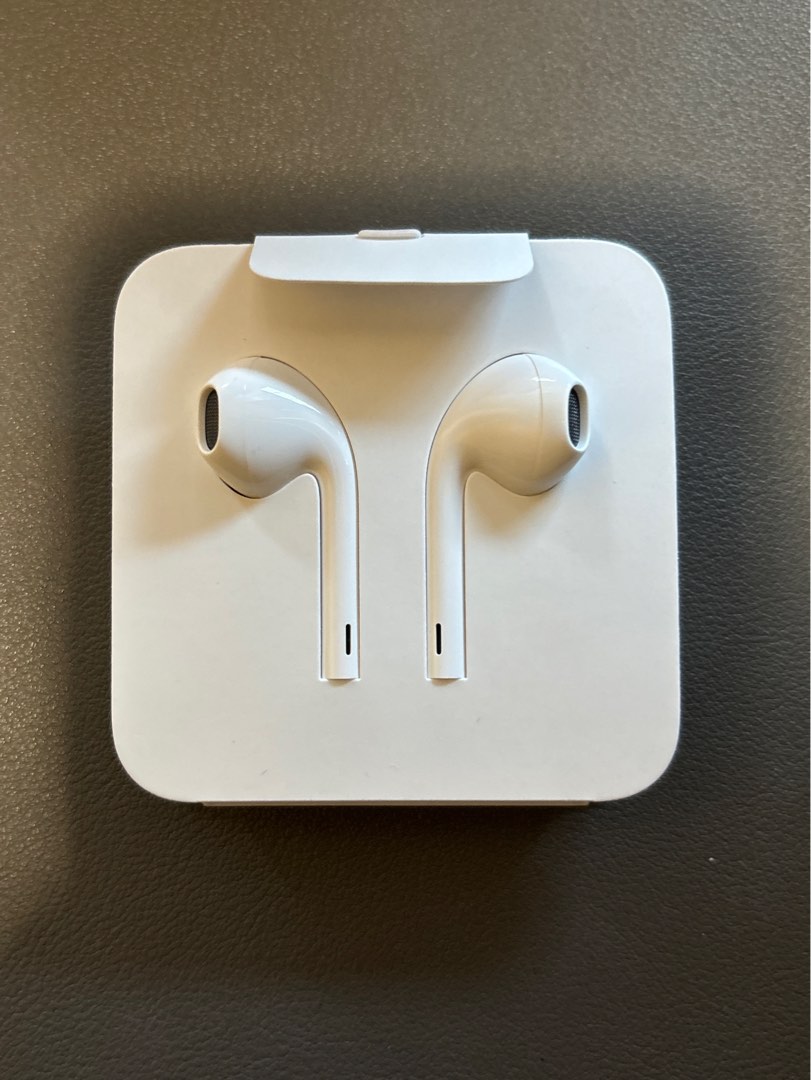 Apple Earpods (Lightning Cable), Audio, Earphones on Carousell