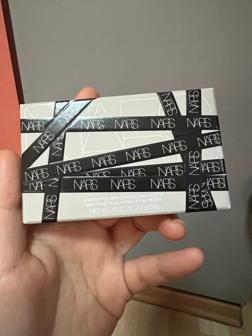 BNIB NARS Unwrapped Mini Eyeshadow Palette 0.7g (x6) Dolce Vita, Beauty ...