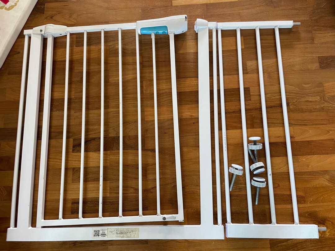 Child Start safety gate 70cm plus 28cm extension, Babies & Kids, Baby ...