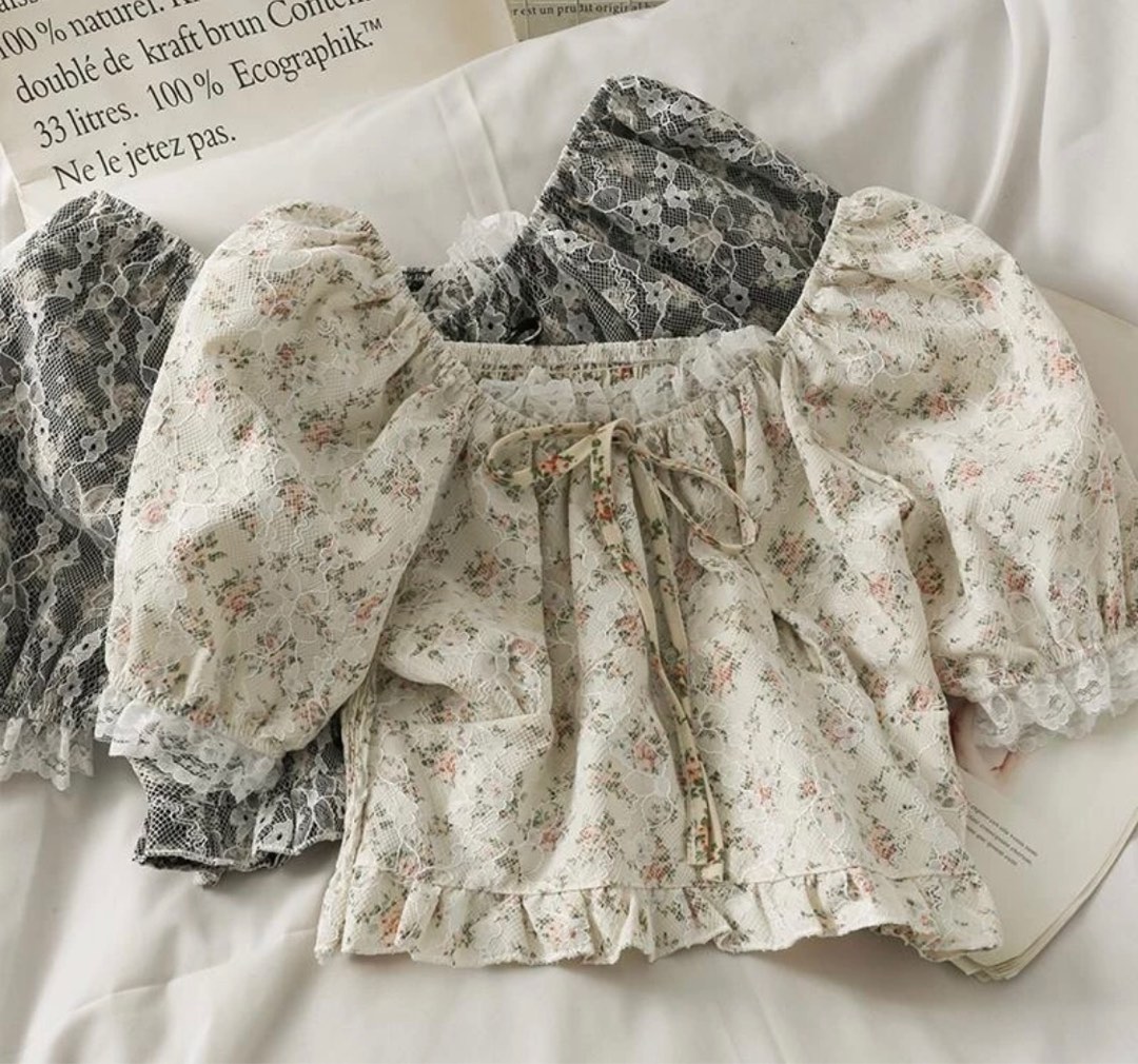 Coquette floral lace puffsleeves crop top, Women's Fashion, Tops ...