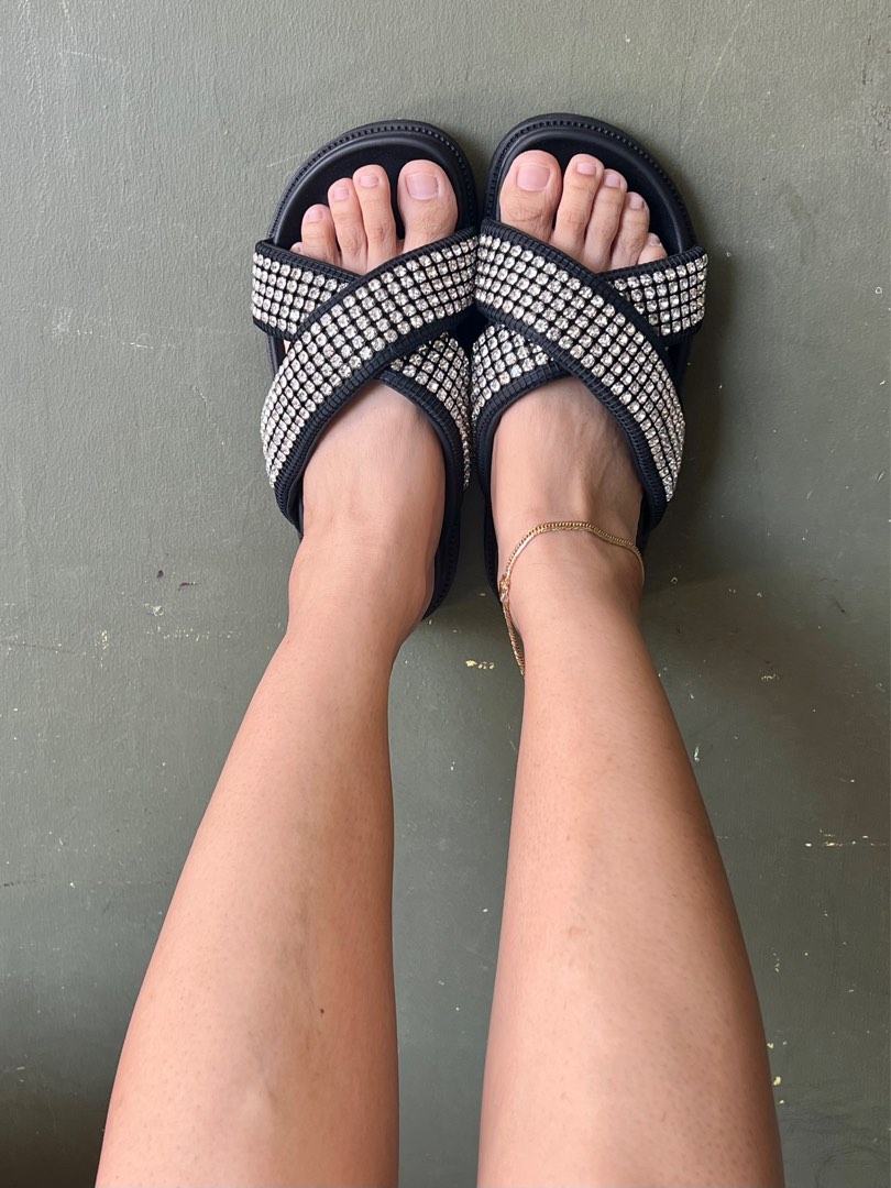 Cotton candy slipper, Women's Fashion, Footwear, Slippers and slides on ...