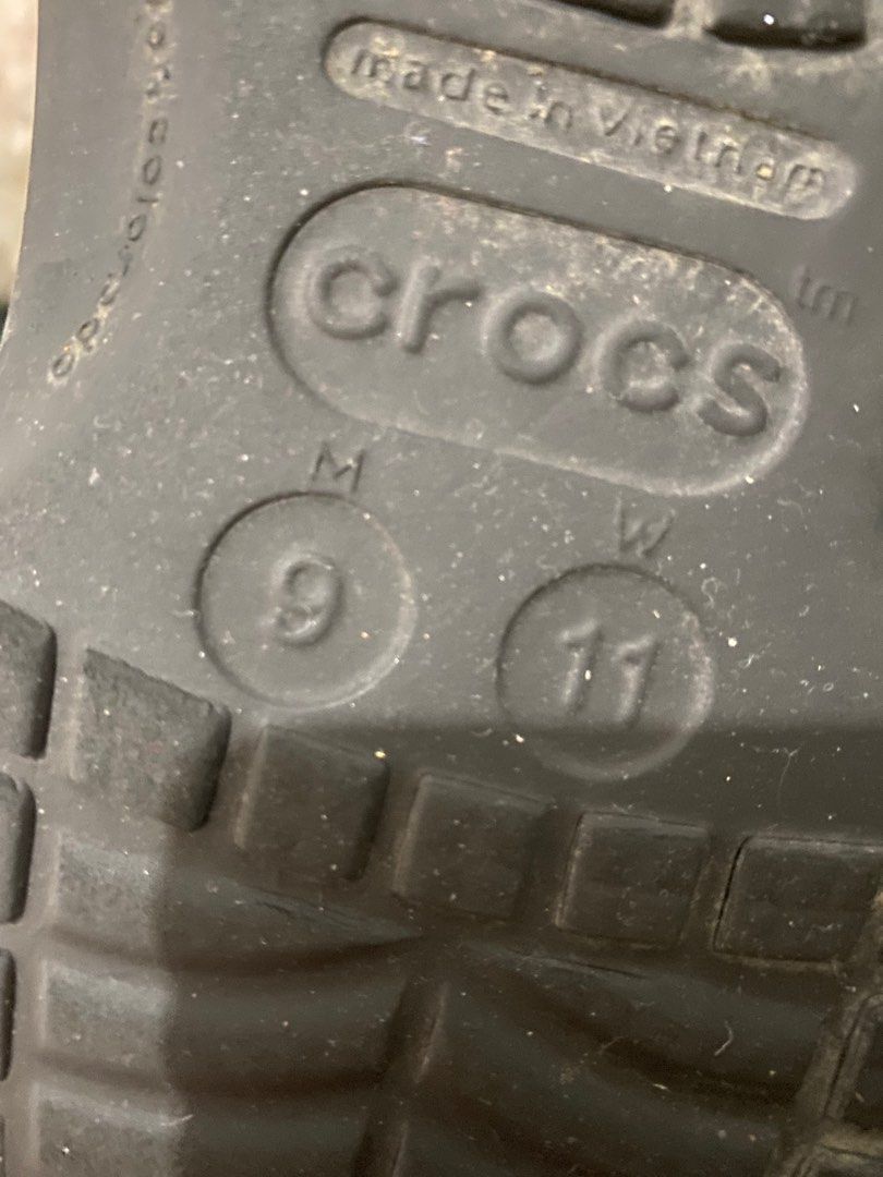 CROCS M9, Women's Fashion, Footwear, Slippers and slides on Carousell