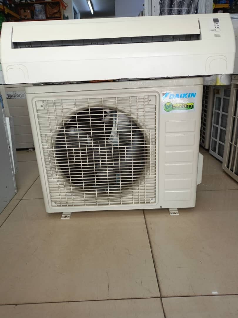 Daikin EcoKing 1Hp Used Aircond Likenew R410A, TV & Home Appliances ...