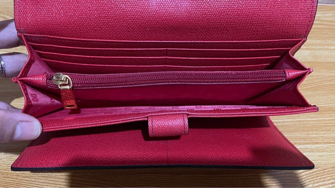 Daks Trifold Long Wallet, Women's Fashion, Bags & Wallets, Wallets ...