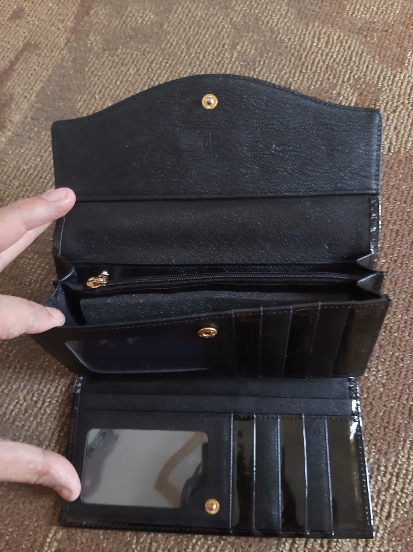 Dompet mewah made in Italy, Fesyen Wanita, Tas & Dompet di Carousell