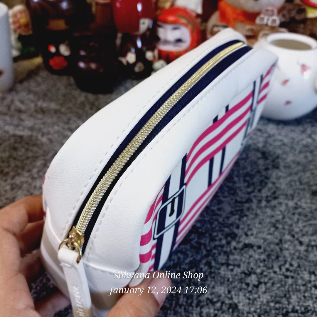 ESTEE LAUDER POUCH, Women's Fashion, Bags & Wallets, Purses & Pouches ...