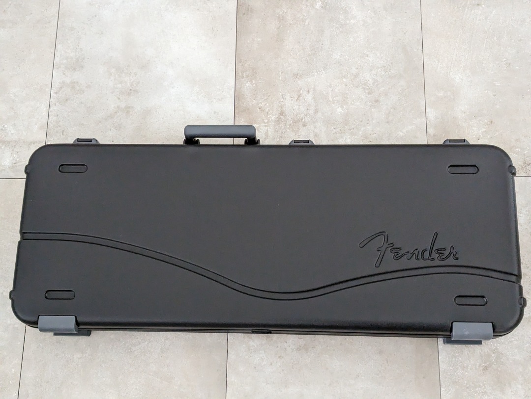 Fender Deluxe Molded Stratocaster Telecaster Hardshell Hard Flight Case ...