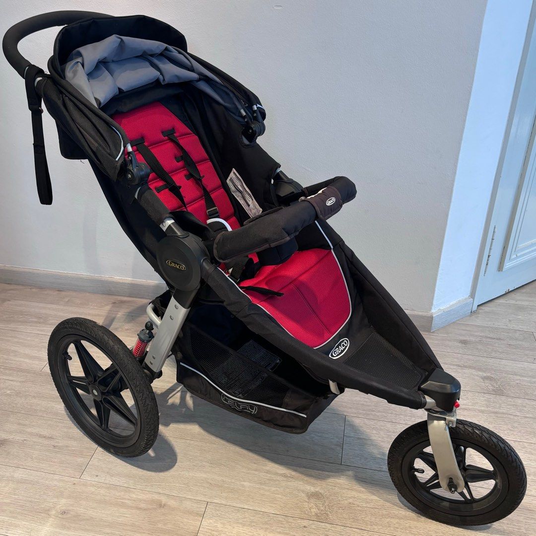 Graco Jogger Stroller, Babies & Kids, Going Out, Strollers on Carousell