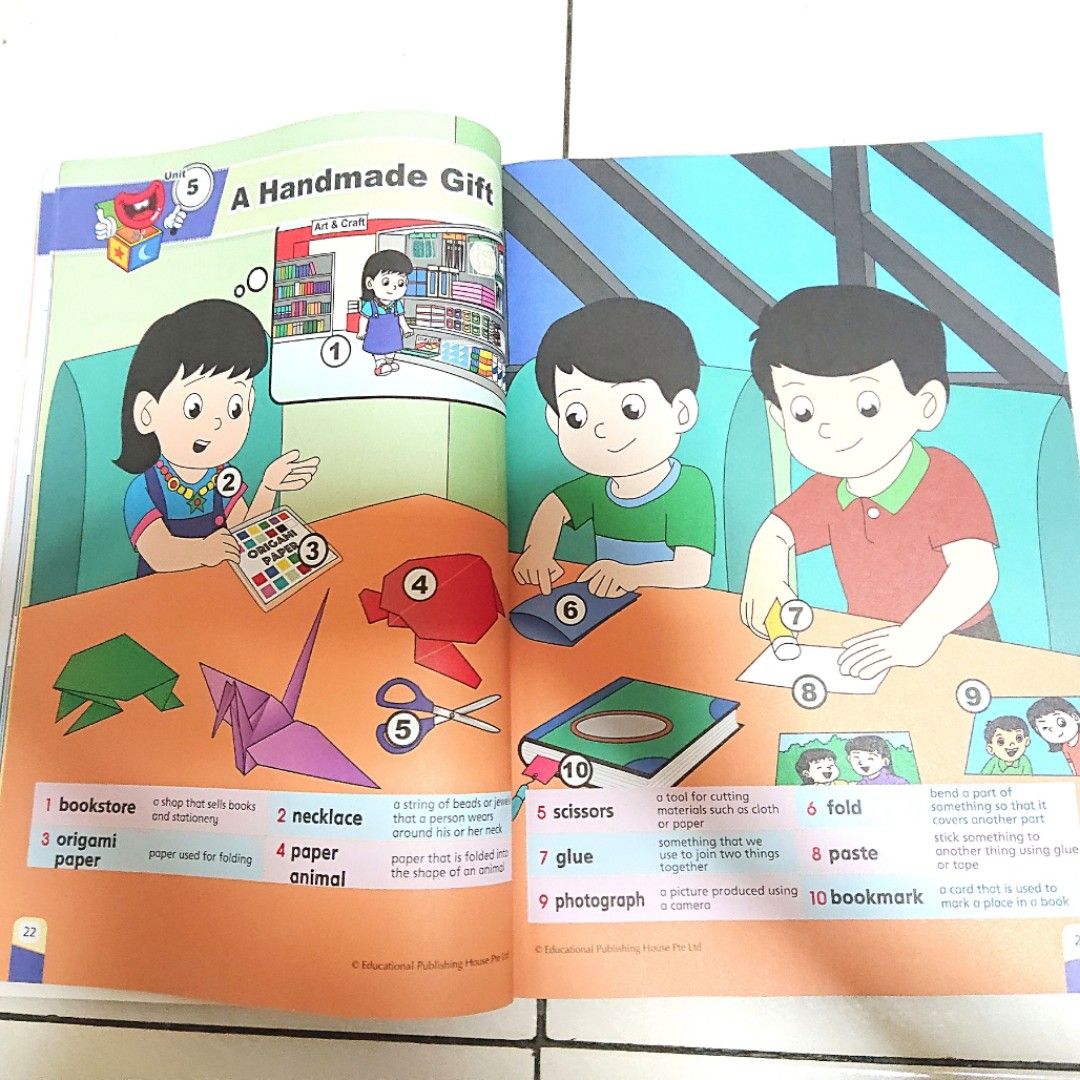K1 Show & tell book + free grammar book, Hobbies & Toys, Books ... K1 Show & tell book + free grammar book, Hobbies & Toys, Books ...