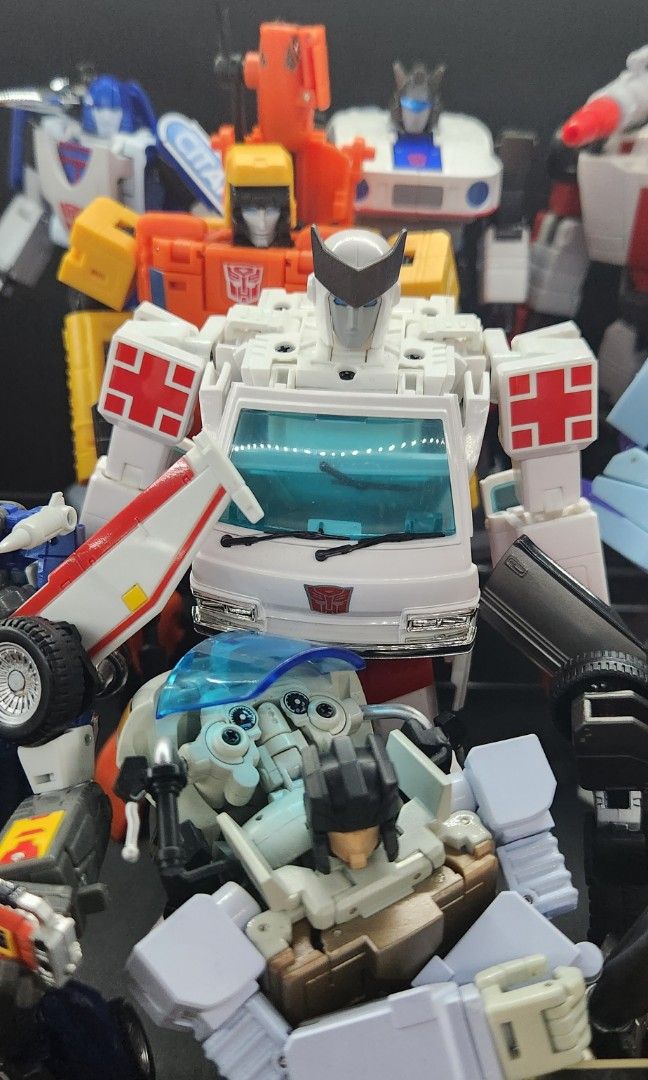 ko MP-30 Ratchet and MP-27 Ironhide (Not Transformers Masterpiece MP ...