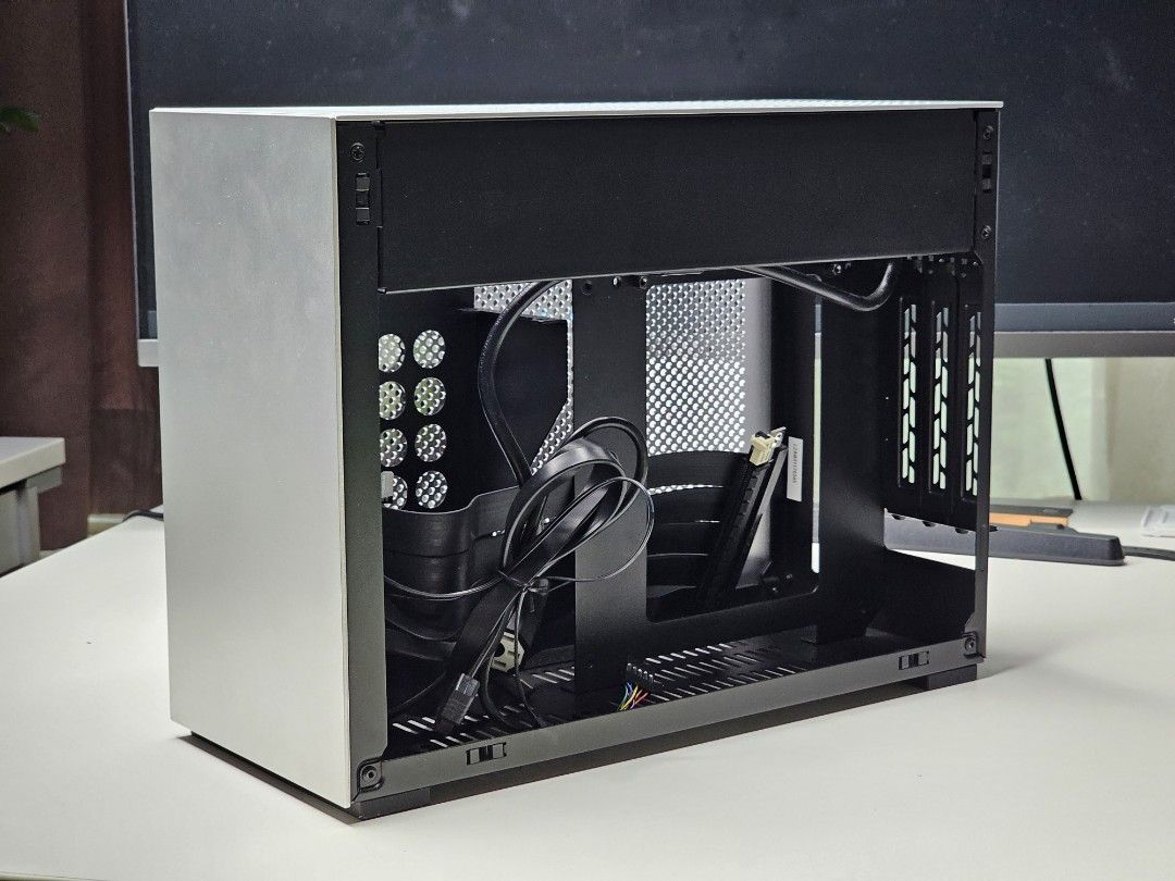 Lian Li / DAN A4-H2O SFF Case, Computers & Tech, Parts & Accessories ...