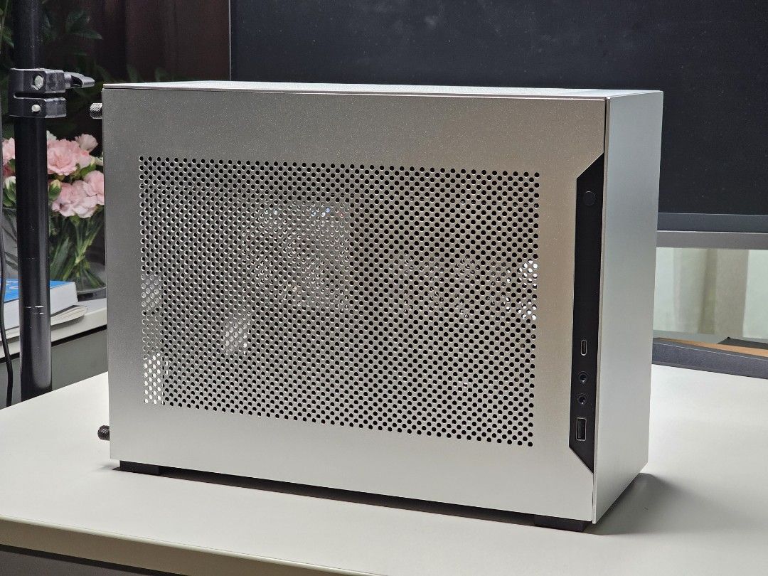 Lian Li / DAN A4-H2O SFF Case, Computers & Tech, Parts & Accessories ...