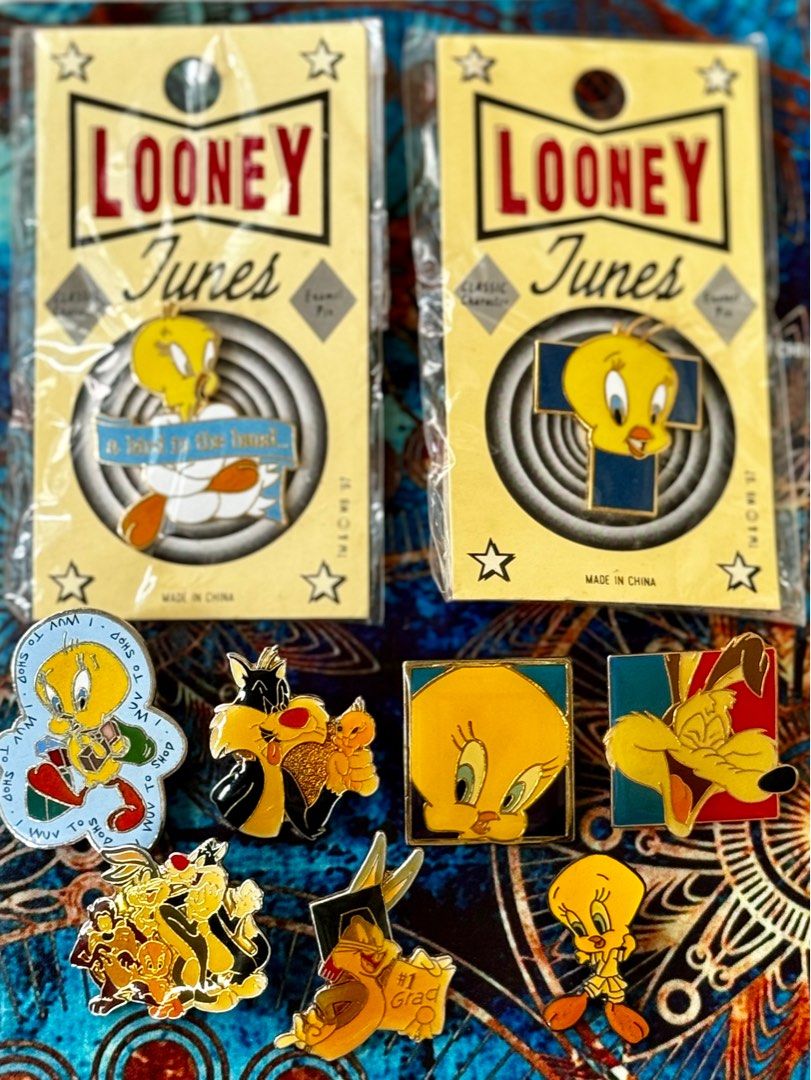 LOONEY TUNES collectible pins - tweety, bugs bunny, sylvester, and ...
