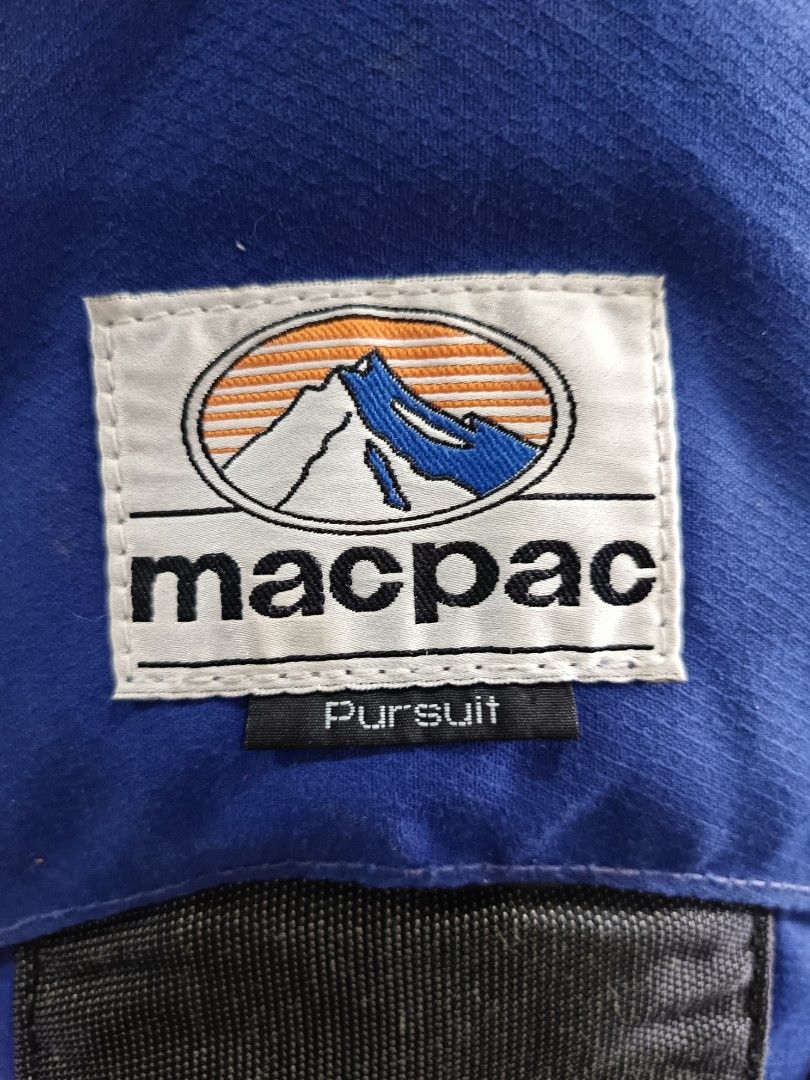 Macpac Pursuit, Sports Equipment, Hiking & Camping on Carousell