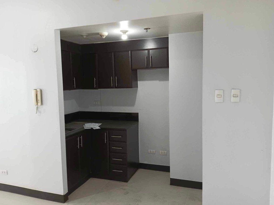 Manhattan Tower 1 Cubao executive studio, Property, For Sale ...