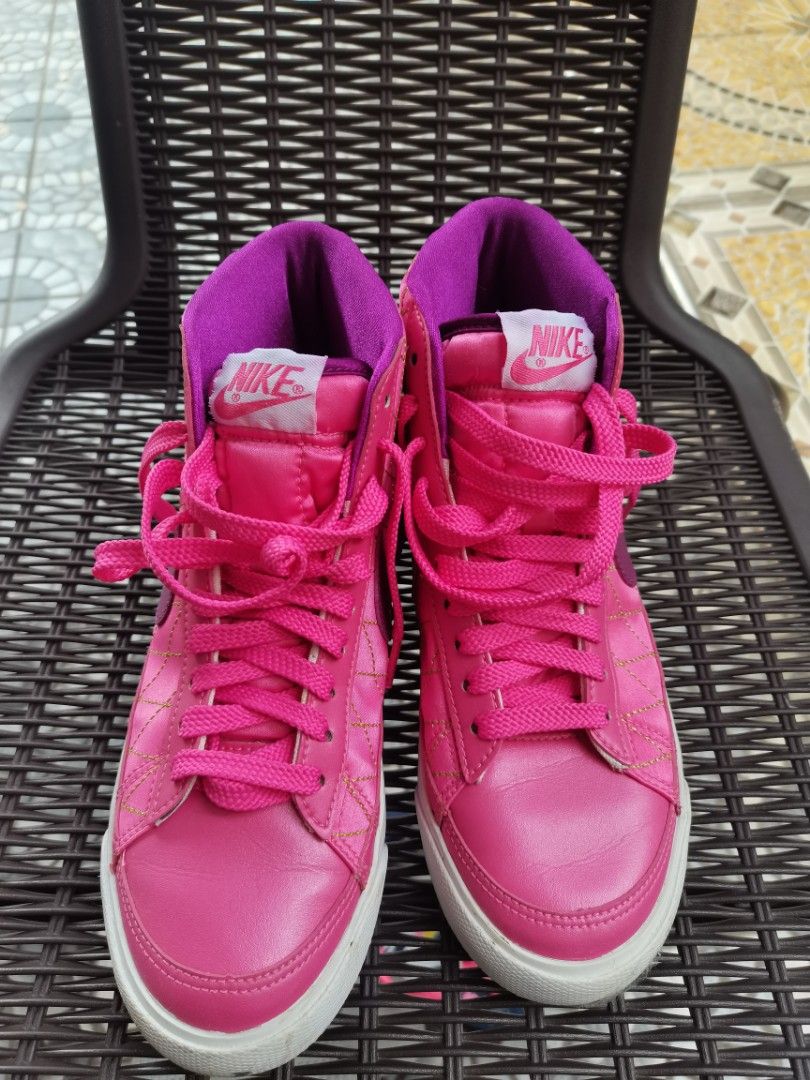 Nike mid-cut style, Women's Fashion, Footwear, Sneakers on Carousell