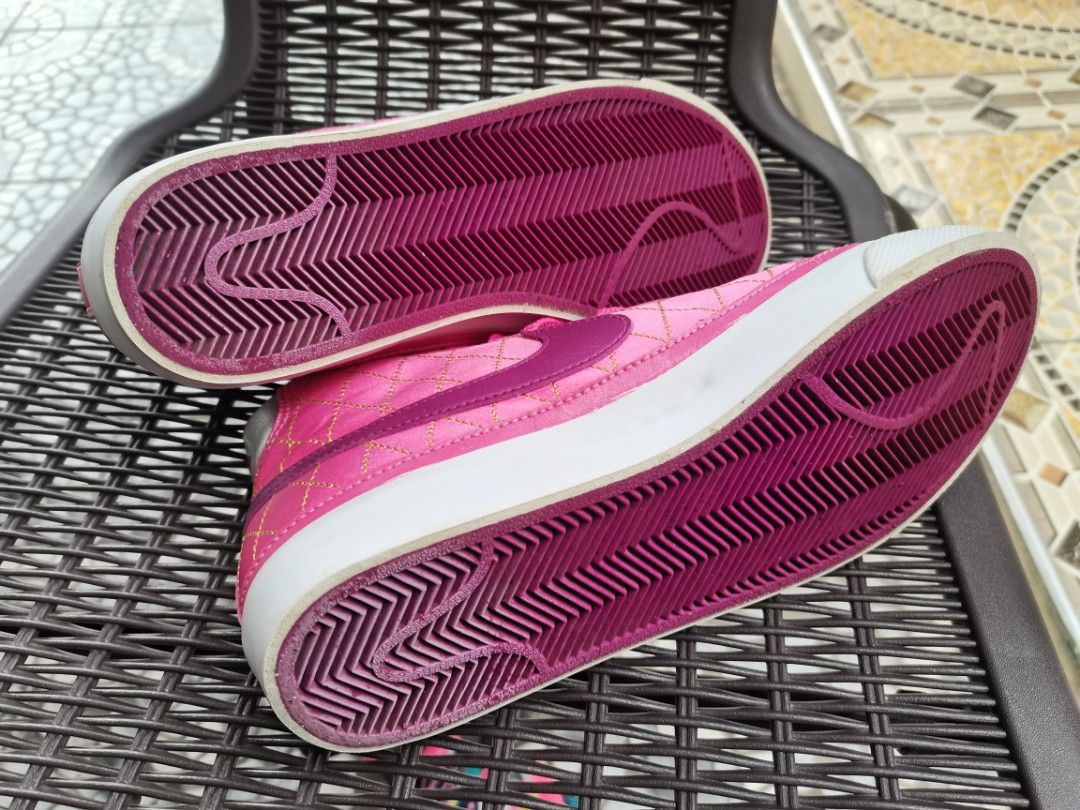 Nike mid-cut style, Women's Fashion, Footwear, Sneakers on Carousell