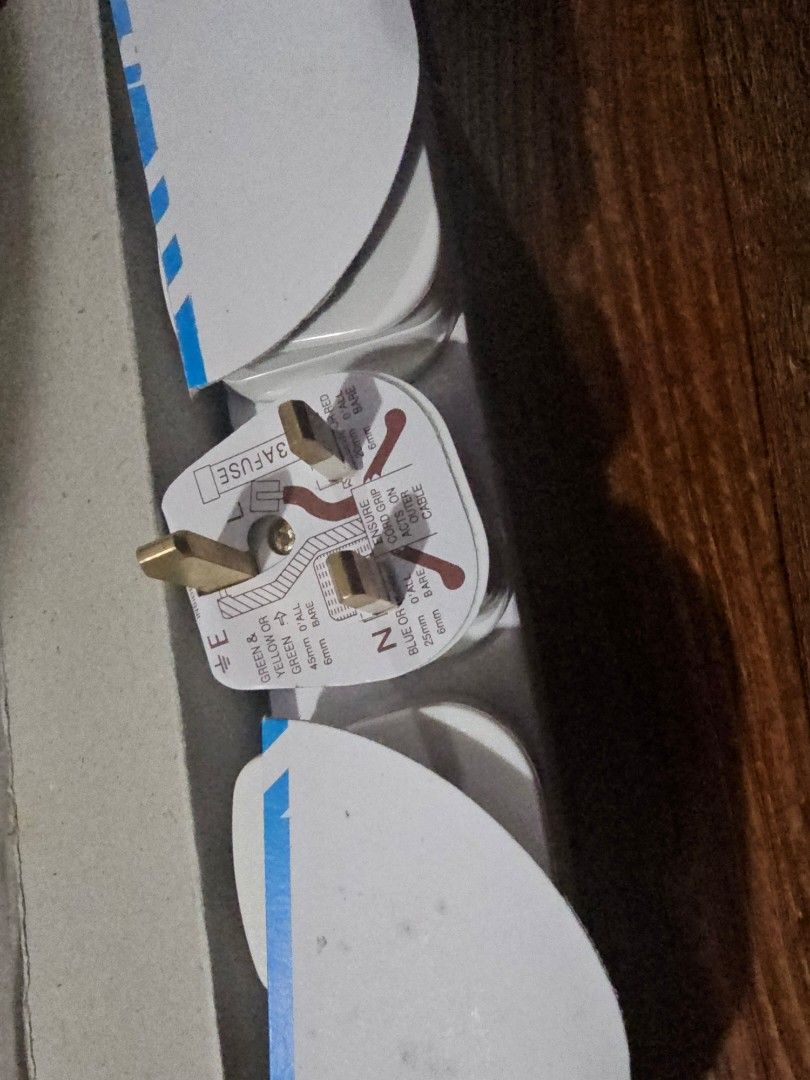 Pack of 10 pcs 13amp 3 pin plug with fuse 13 amp with local safety mark ...