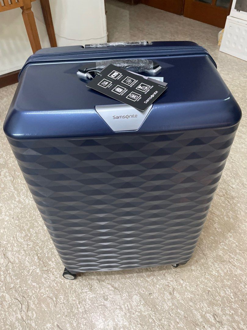 Samsonite Polygon Spinner 28, Hobbies & Toys, Travel, Luggage on Carousell