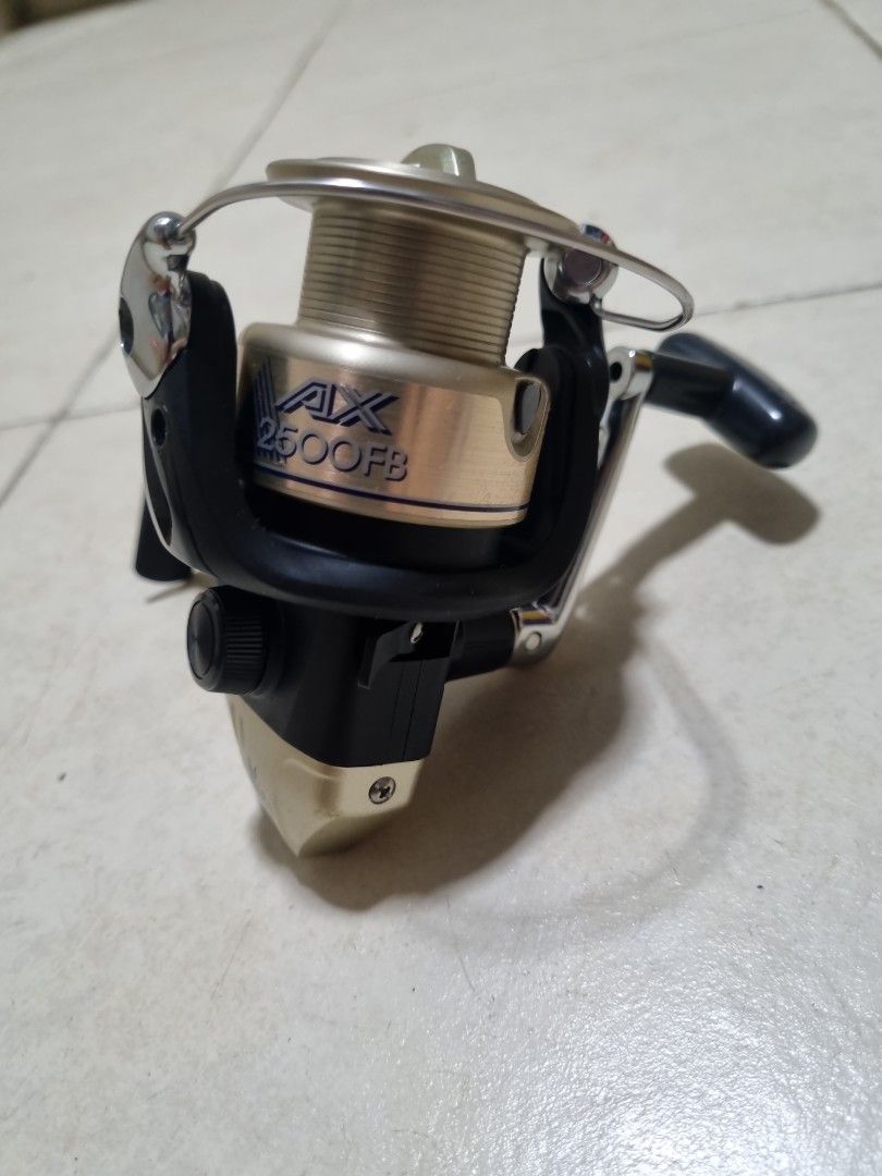 Shimano reel 2500, (spinning, rod fishing, jigging, luring, ajing. Not ...