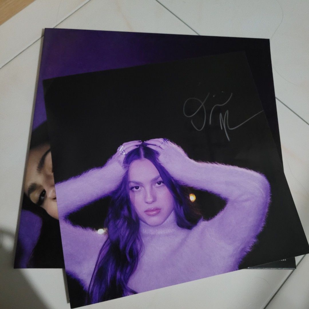 SIGNED GUTS - Olivia Rodrigo Vinyl, Hobbies & Toys, Music & Media ...