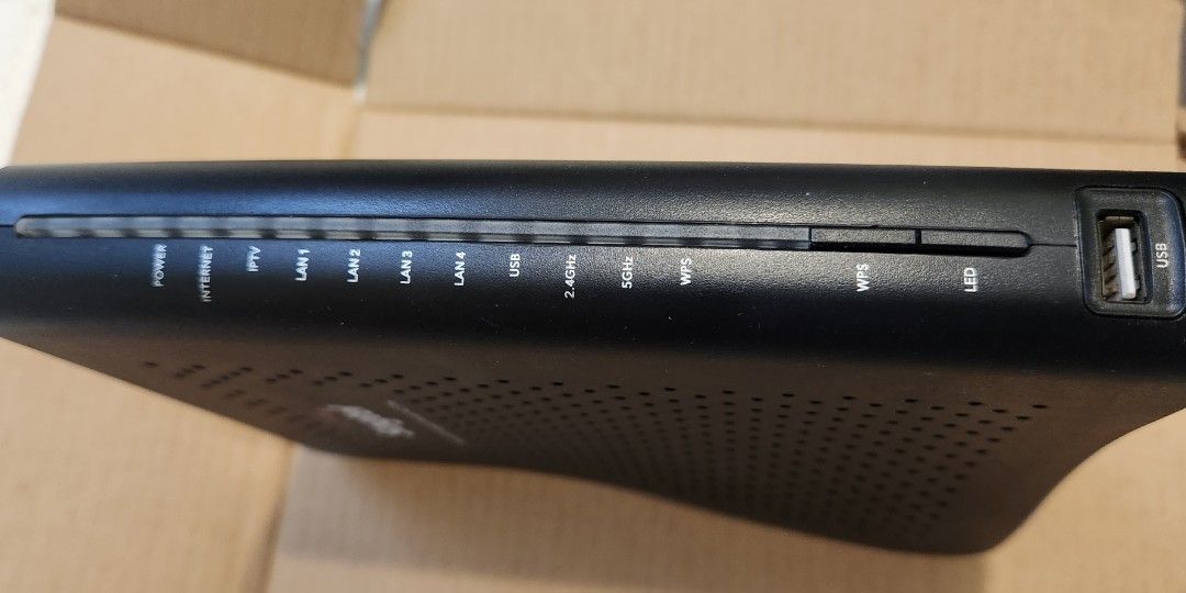 Singtel Wireless Router and Optical Network Terminal, Computers & Tech ...