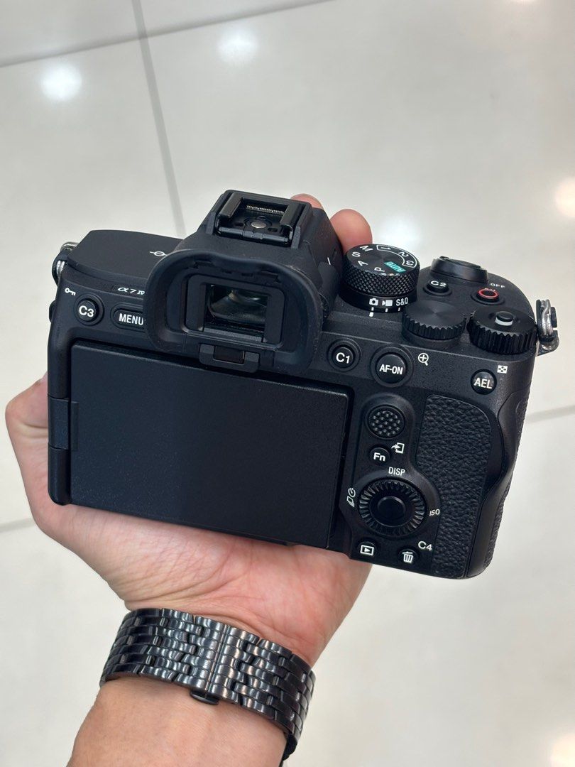 SONY A7 IV BODY SHUTTER COUNT 20k, Photography, Cameras on Carousell