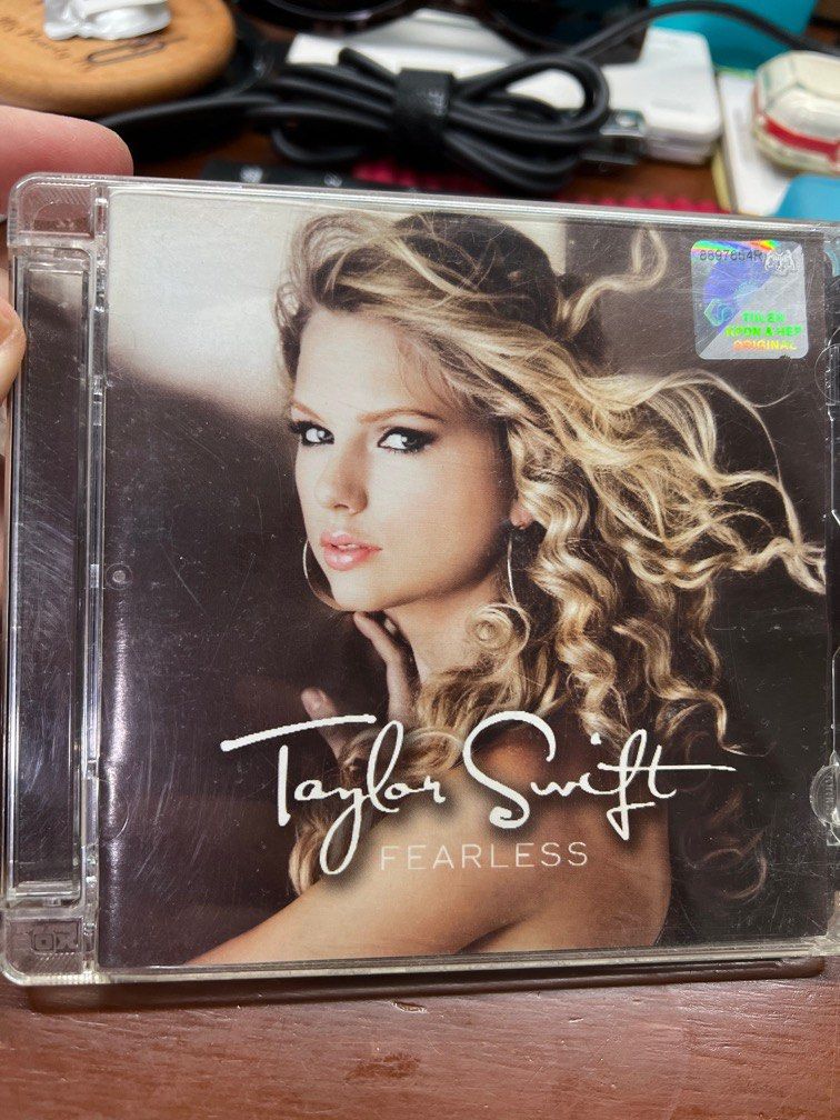 Taylor Swift Fearless CD Original, Hobbies & Toys, Music & Media, CDs ...