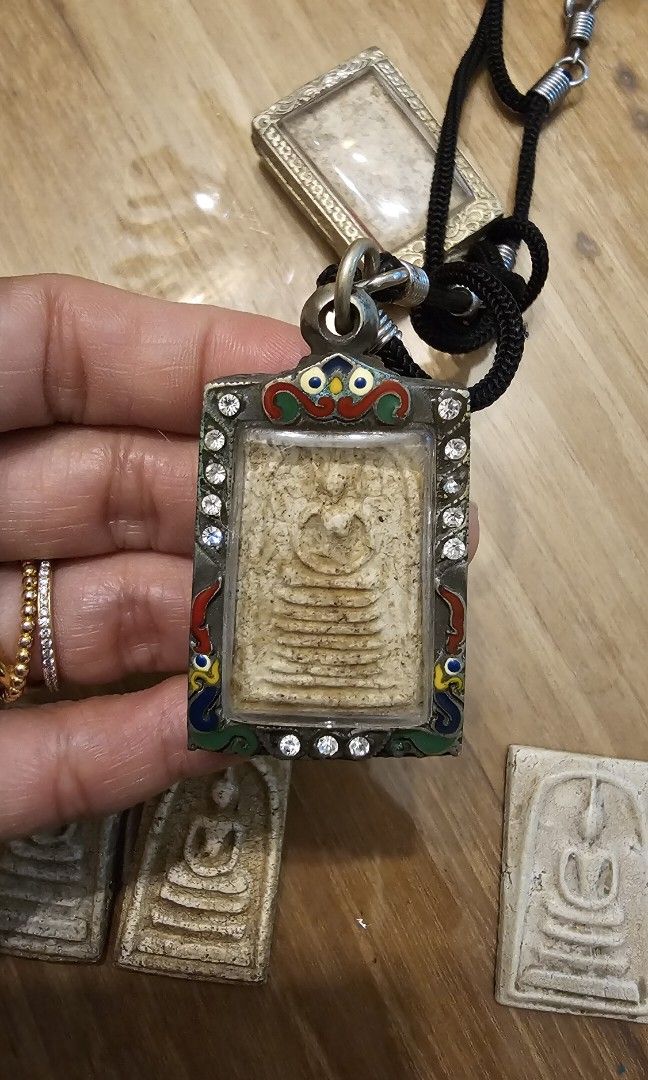 Thai Amulets, Hobbies & Toys, Memorabilia & Collectibles, Religious ...