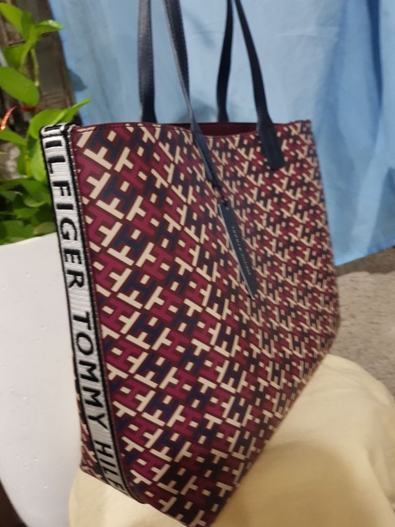 Tommy Hilfiger Iconic Monogram Tote Bag, Women's Fashion, Bags & Wallets, Tote Bags on Carousell