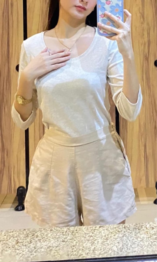 Uniqlo Top, Women's Fashion, Tops, Longsleeves on Carousell