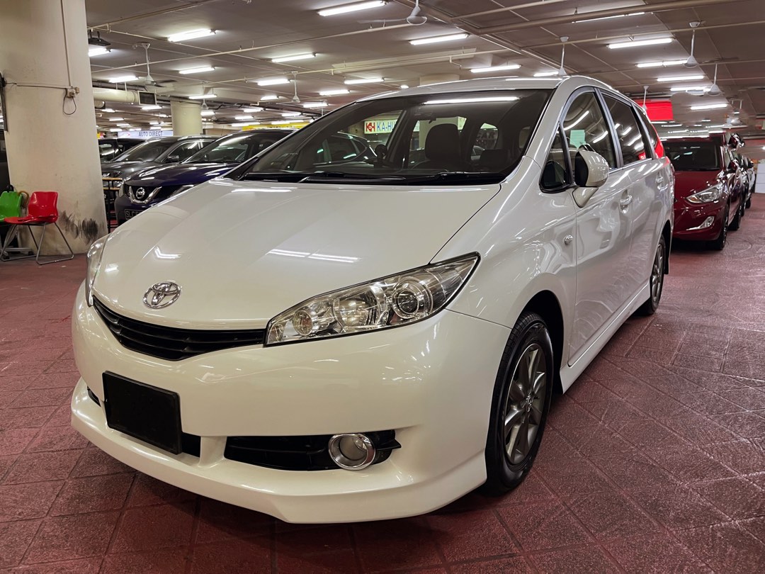 Toyota Wish 2.0 (A), Cars, Used Cars on Carousell