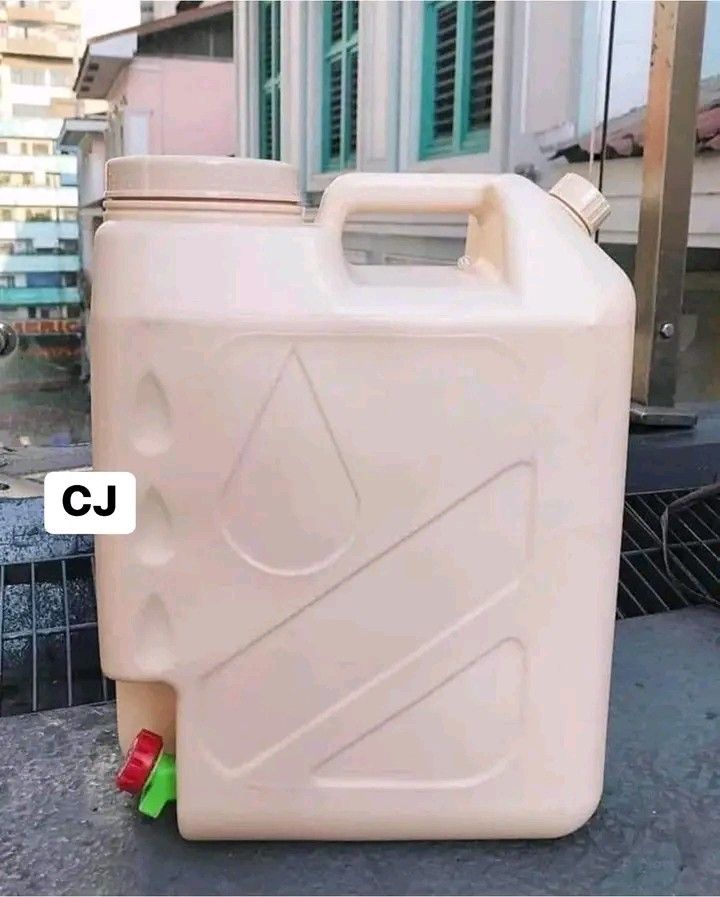 Water Gallon 20 Liters, Furniture & Home Living, Kitchenware ...