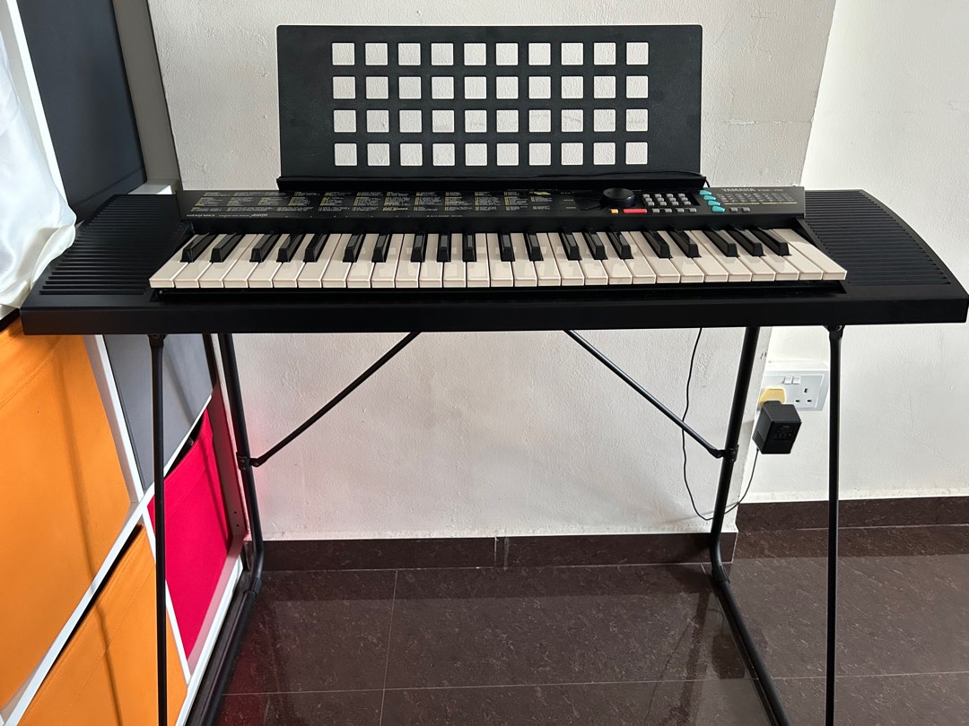 Yamaha electric piano organ, Hobbies & Toys, Music & Media, Musical ...